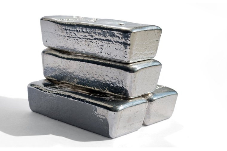 How Much Does A Silver Bar Weigh? | JM Bullion